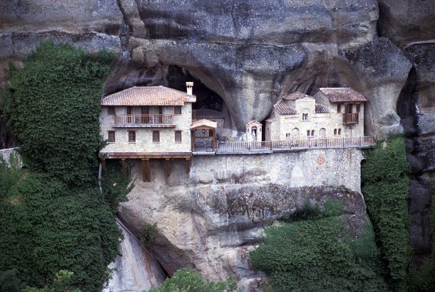 Meteora, the hanging monasteries of Greece - Greek News Agenda